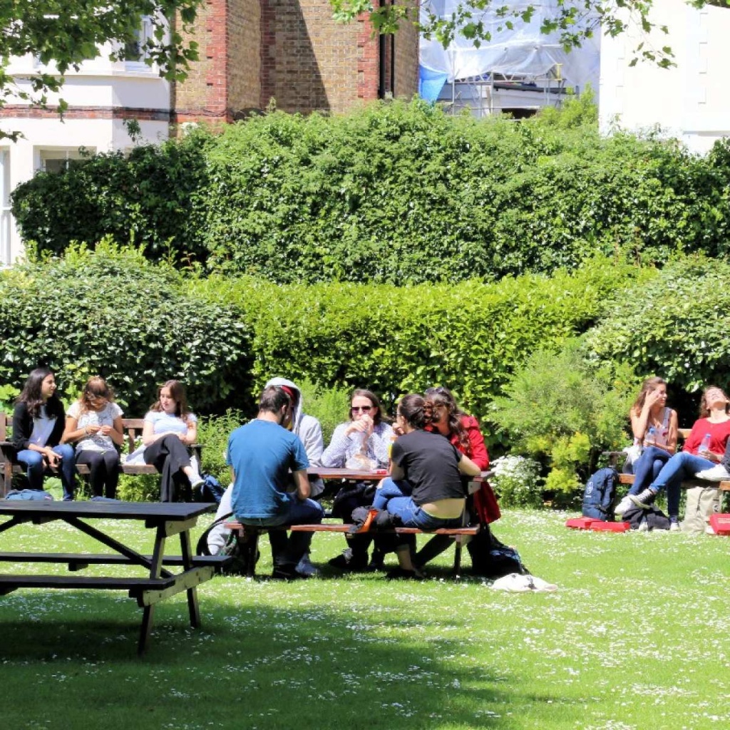 ELC Eastbourne | Friendly English School by the Sea